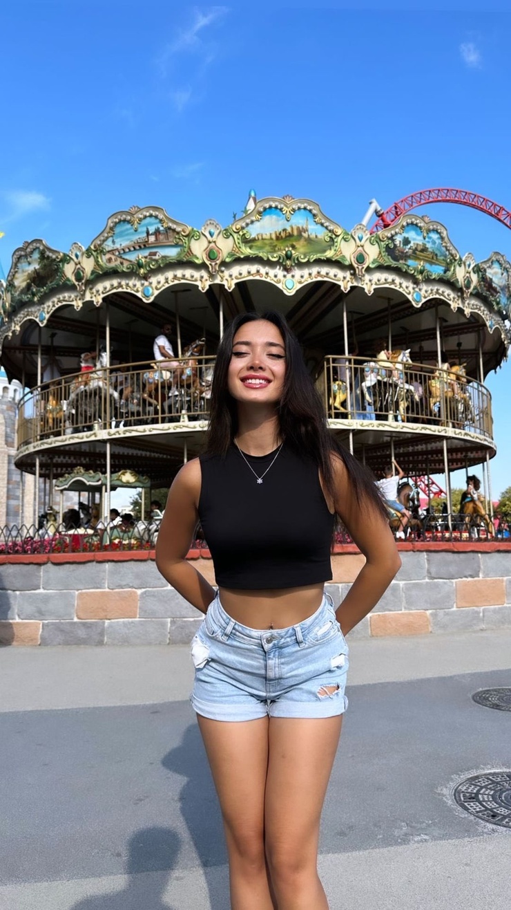 Picture of Merve Cin