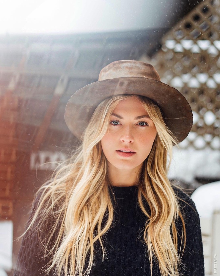 Julia Conley picture