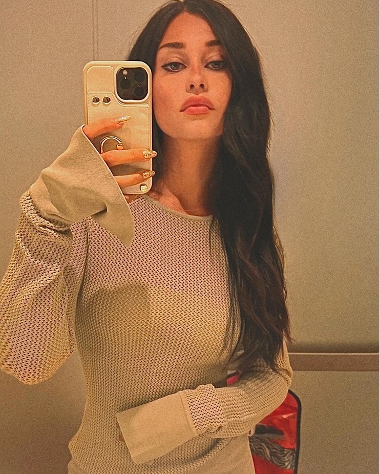 Yvette Monreal picture