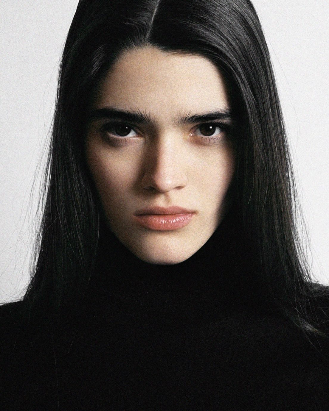 Alexandra Micu picture