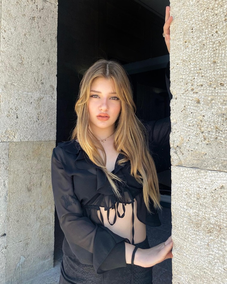 Picture of Alara Serena