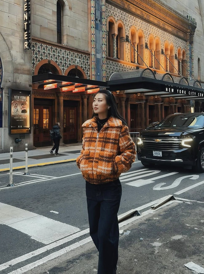 Angela Zhang picture