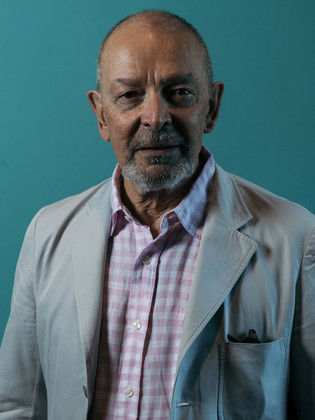 Picture of Damien Thomas