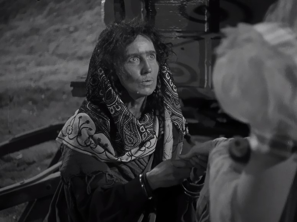 Beatrice Varley and Phyllis Calvert