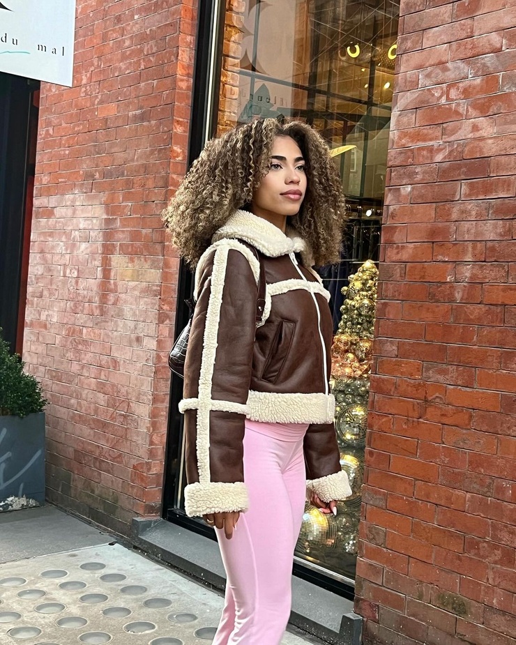 Picture of https://popularbio.com/venus-marquez/