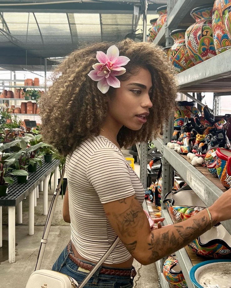 Picture of https://popularbio.com/venus-marquez/