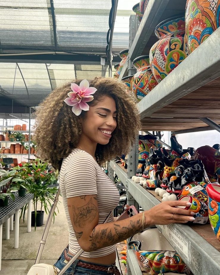 Picture of https://popularbio.com/venus-marquez/