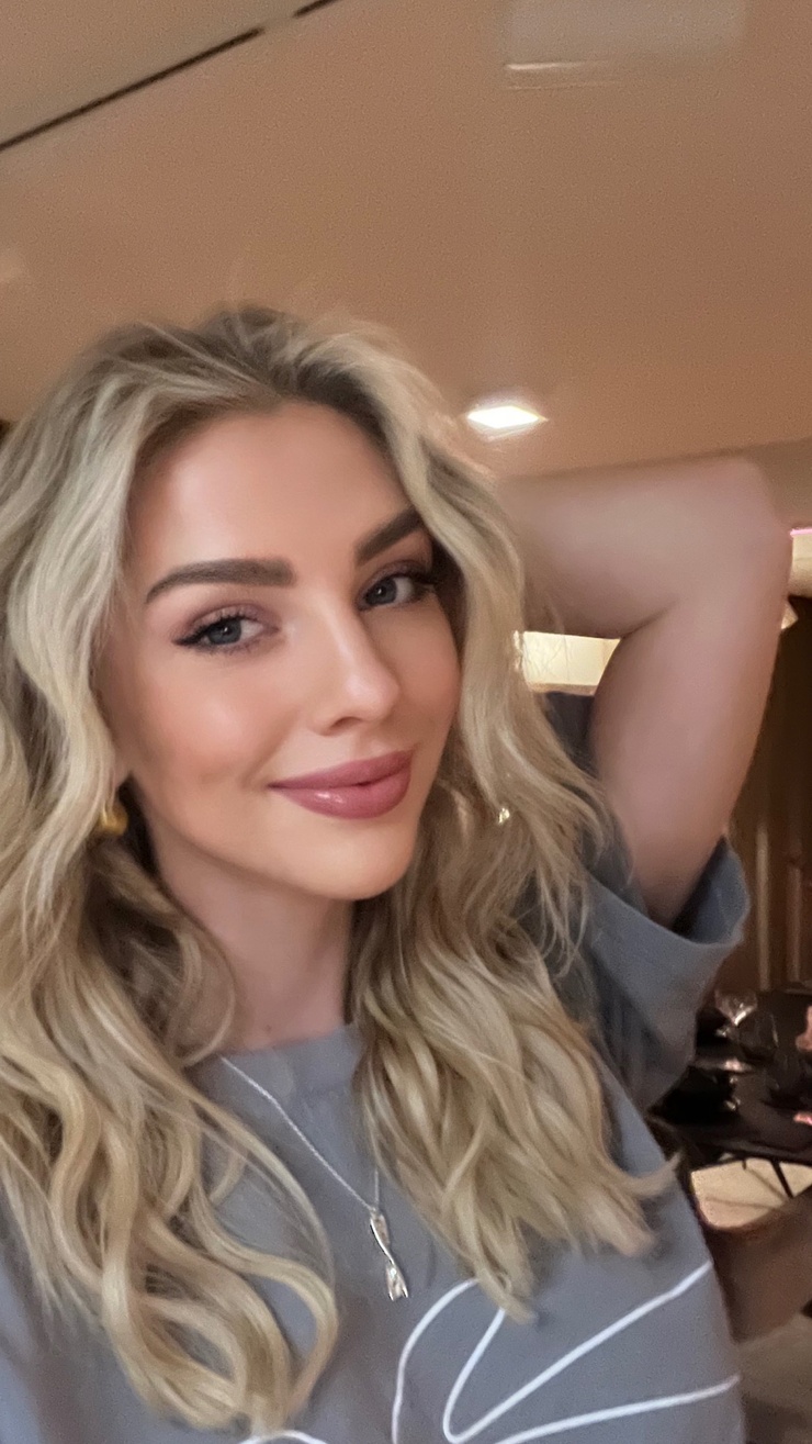 Picture of Alexa Breit