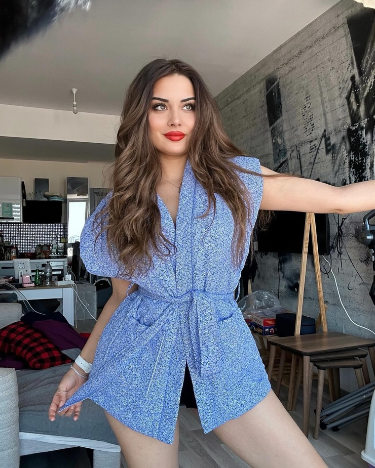 Picture of Merve Can