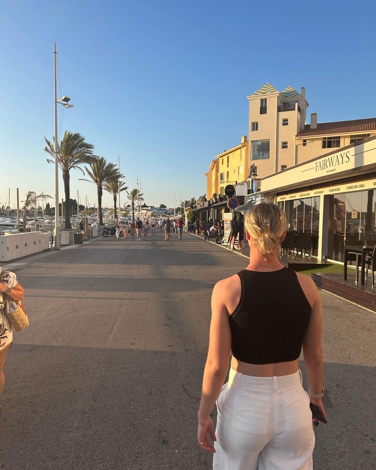 Picture of Lauren Bell