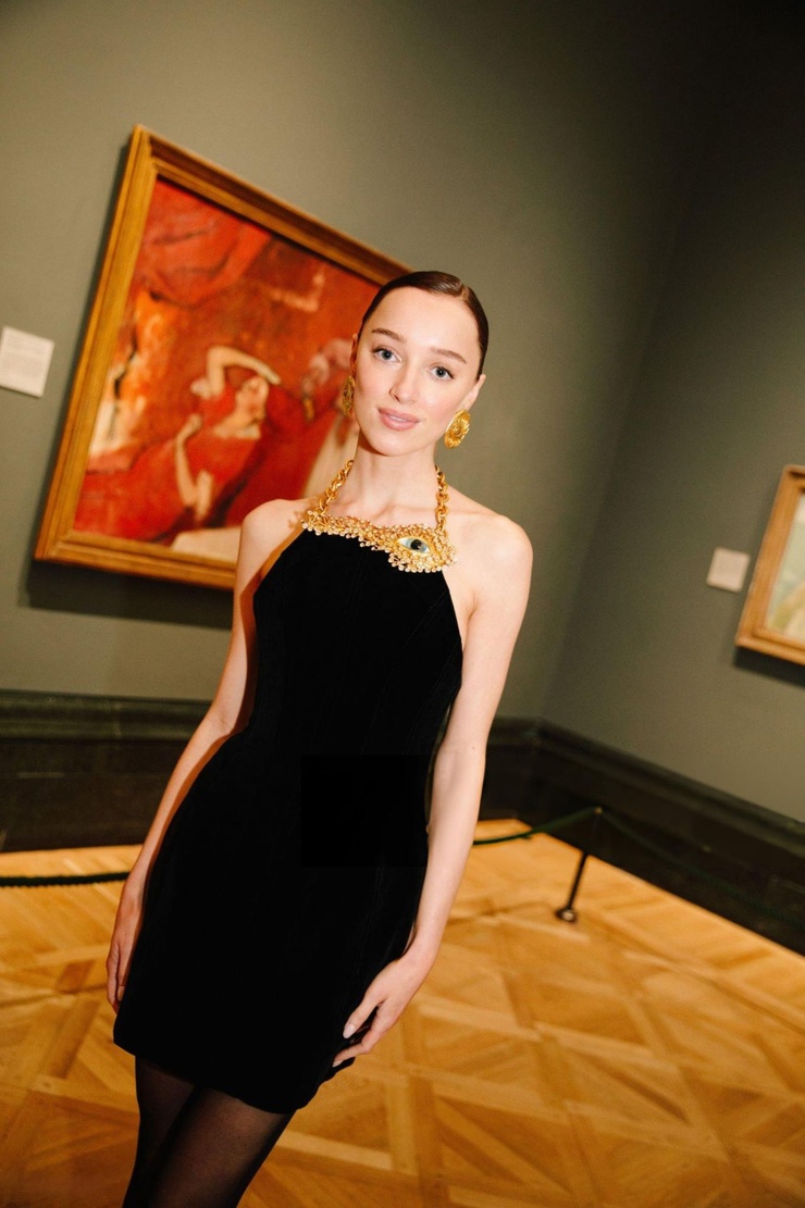 Picture of Phoebe Dynevor