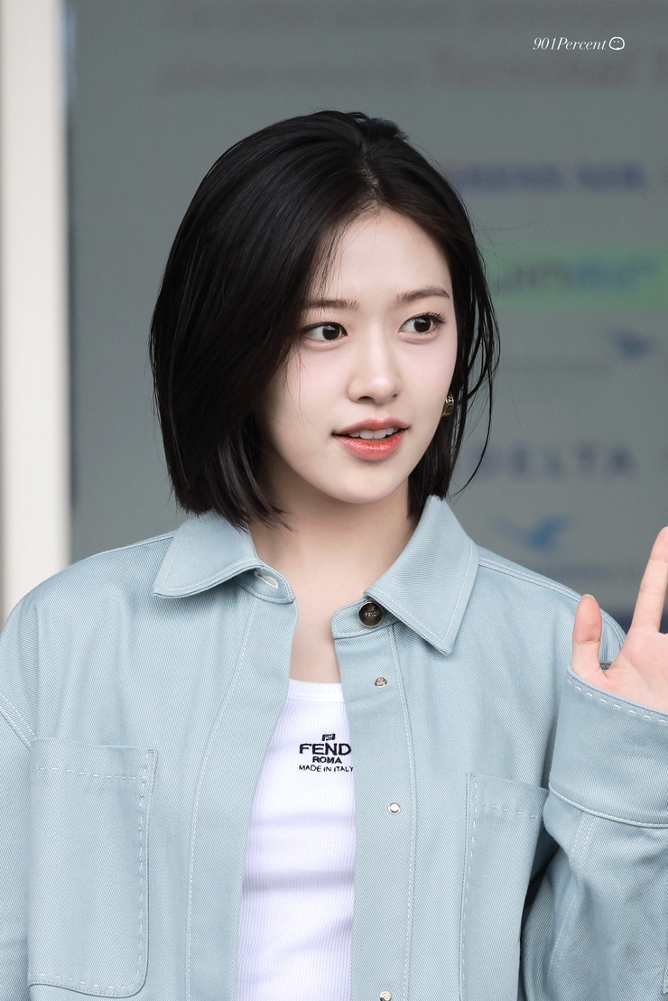 Picture of Ahn Yujin