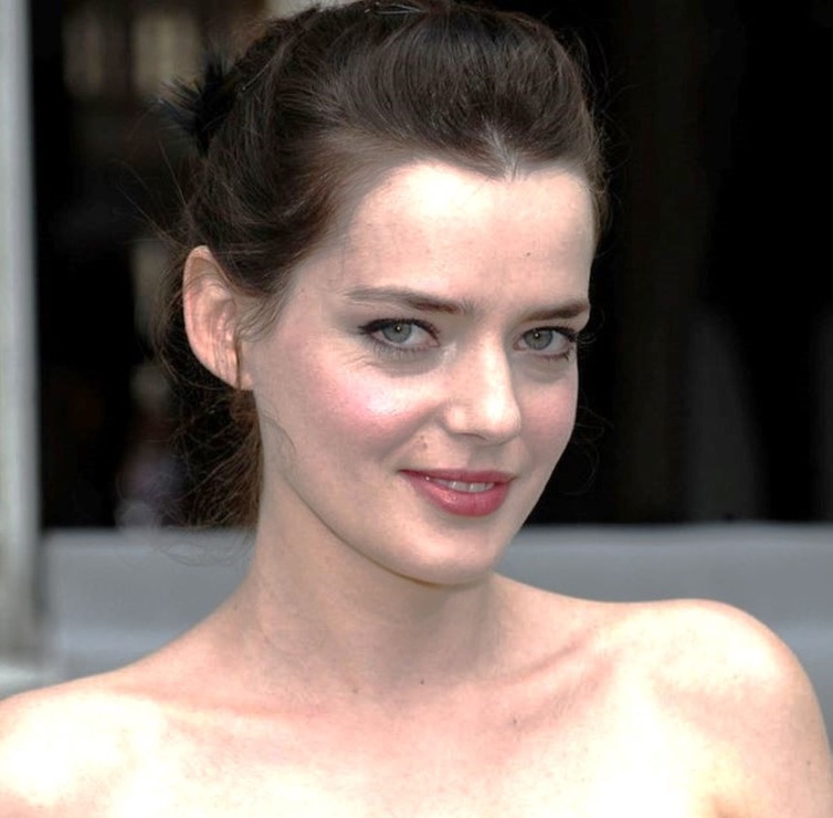 Roxane Mesquida