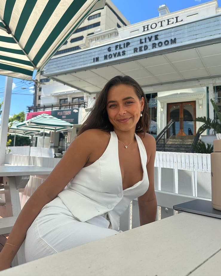 Picture of Brooke Blurton