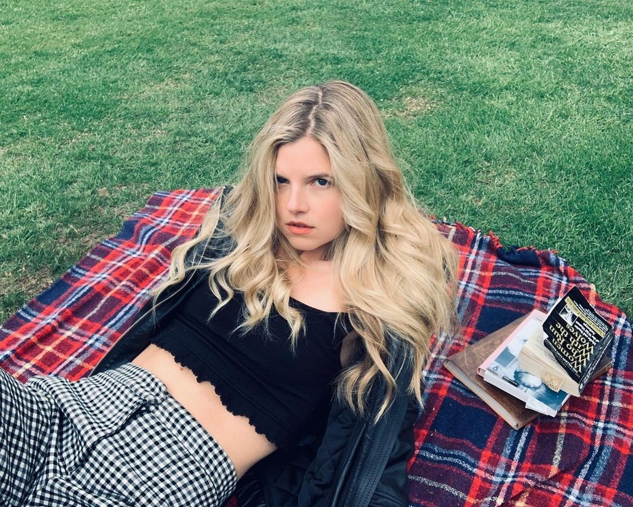 Picture of Ana Mulvoy-Ten