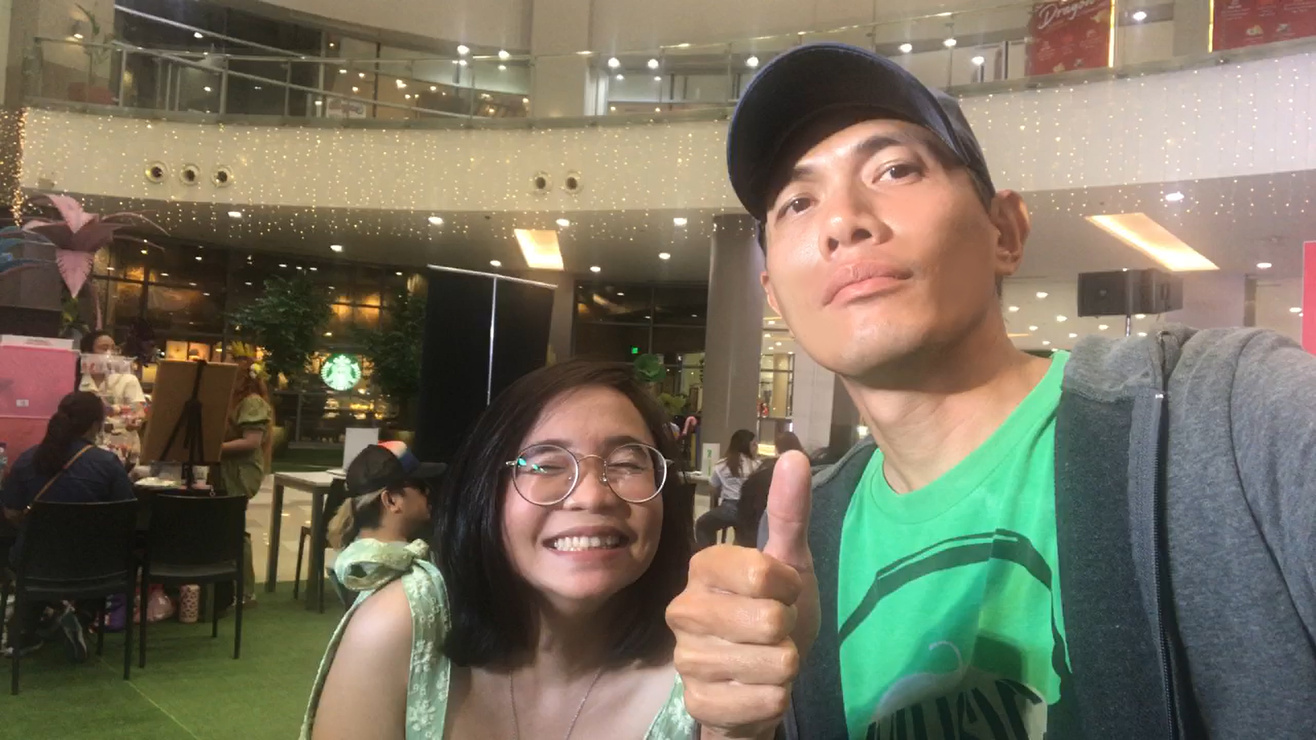 Jinn Divino - Guitarist and Singer, pronounced "Ge