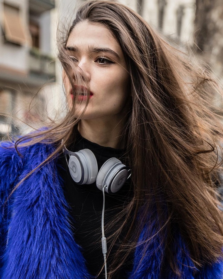 Alexandra Micu image