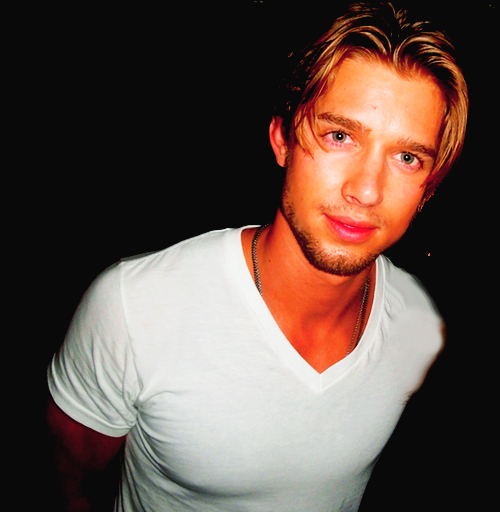 Picture of Drew Van Acker