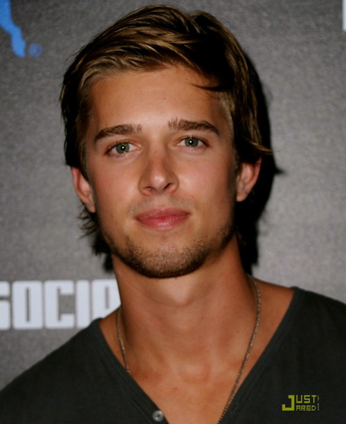 Image of Drew Van Acker