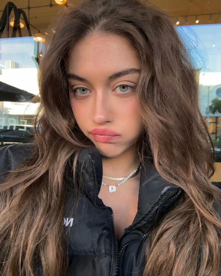 Picture of Caroline Jayna