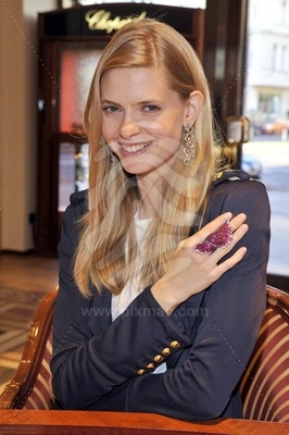 Picture of Julia Stegner