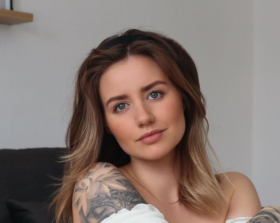 Sarah Eveliina image