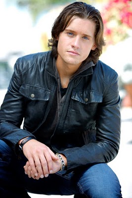 Picture of Luke Kleintank