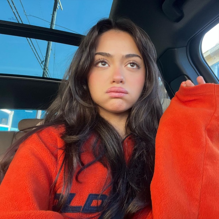 Picture of Nailea Devora