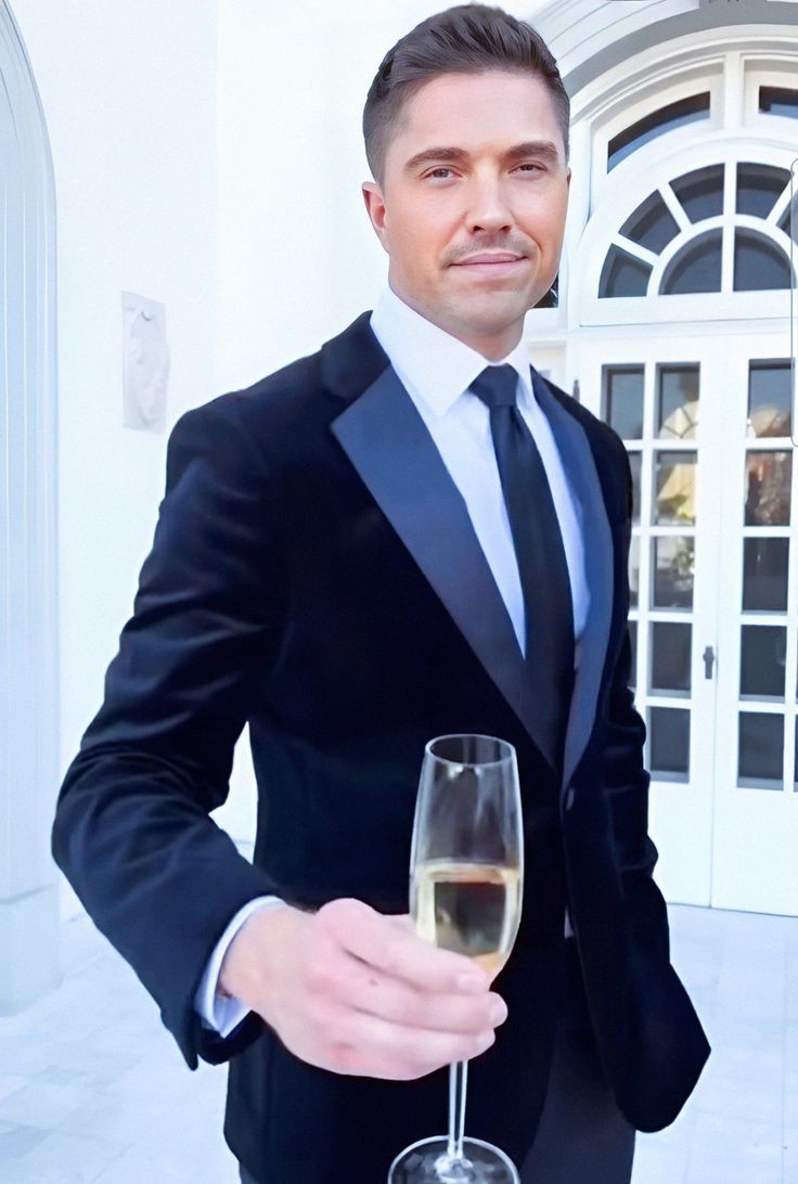 Picture of Eric Winter