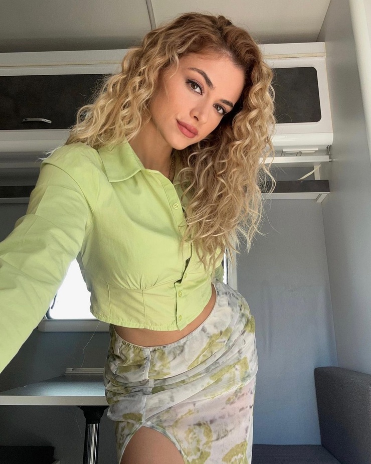 Aleyna Çaliskan picture