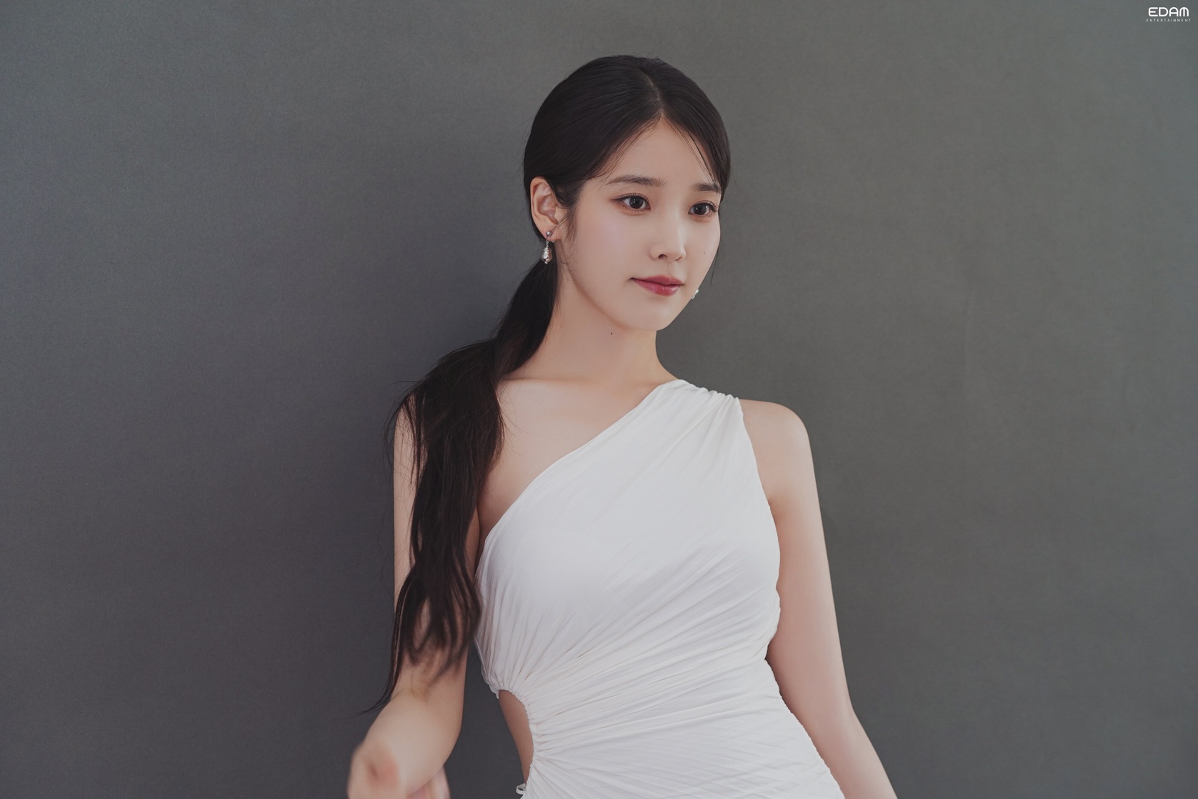 Picture of IU