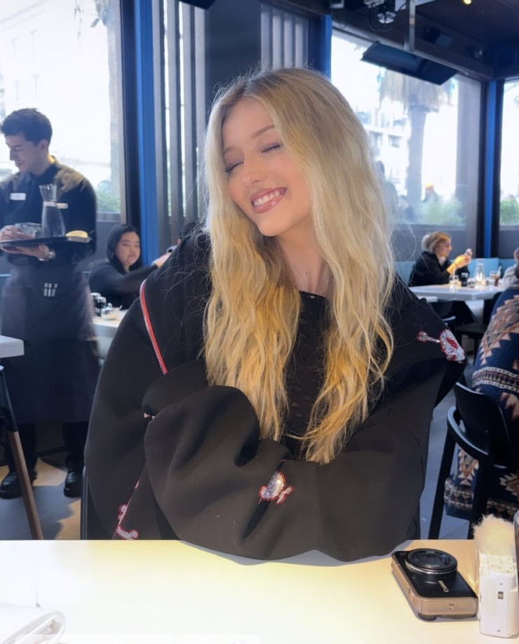 Emily Dobson picture