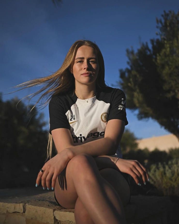 Hannah Hampton picture