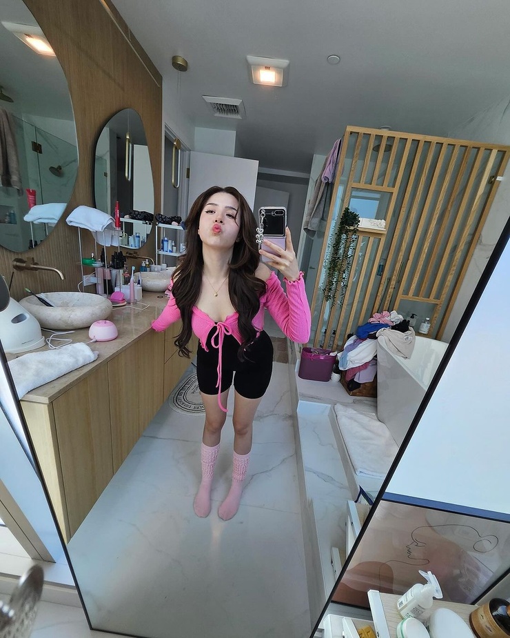 Picture of Pokimane