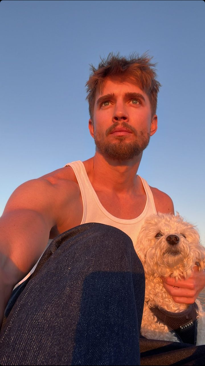 Picture of Drew Van Acker