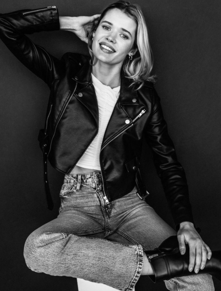 Picture of Veronica Sanchez model