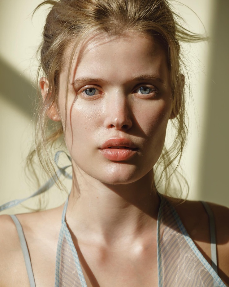 Picture of Veronica Sanchez model