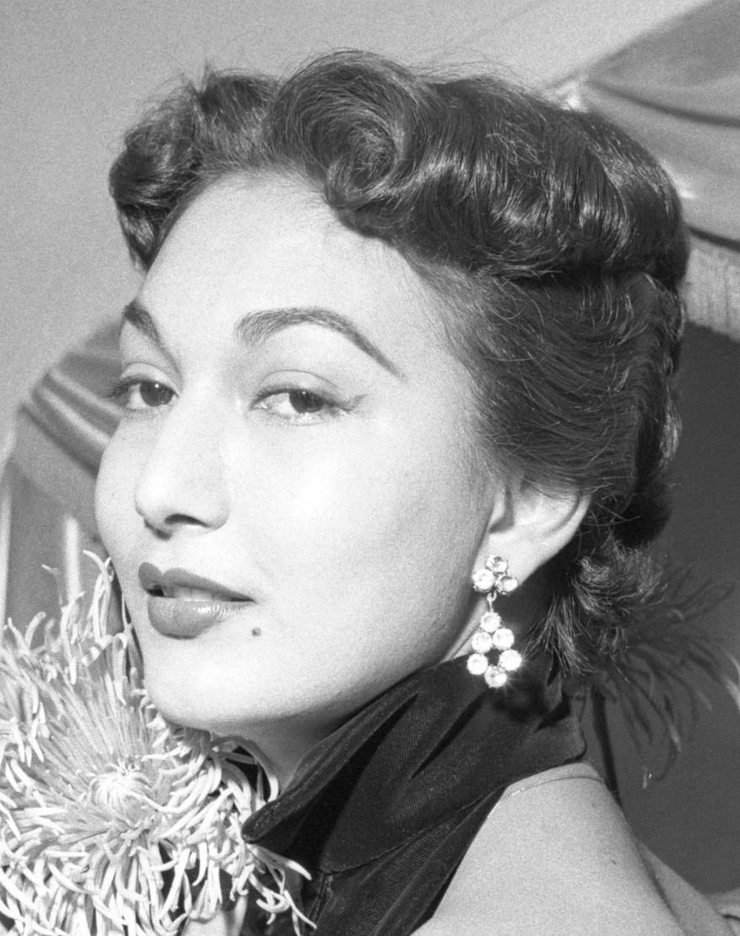 Beautiful Teresita in 1952