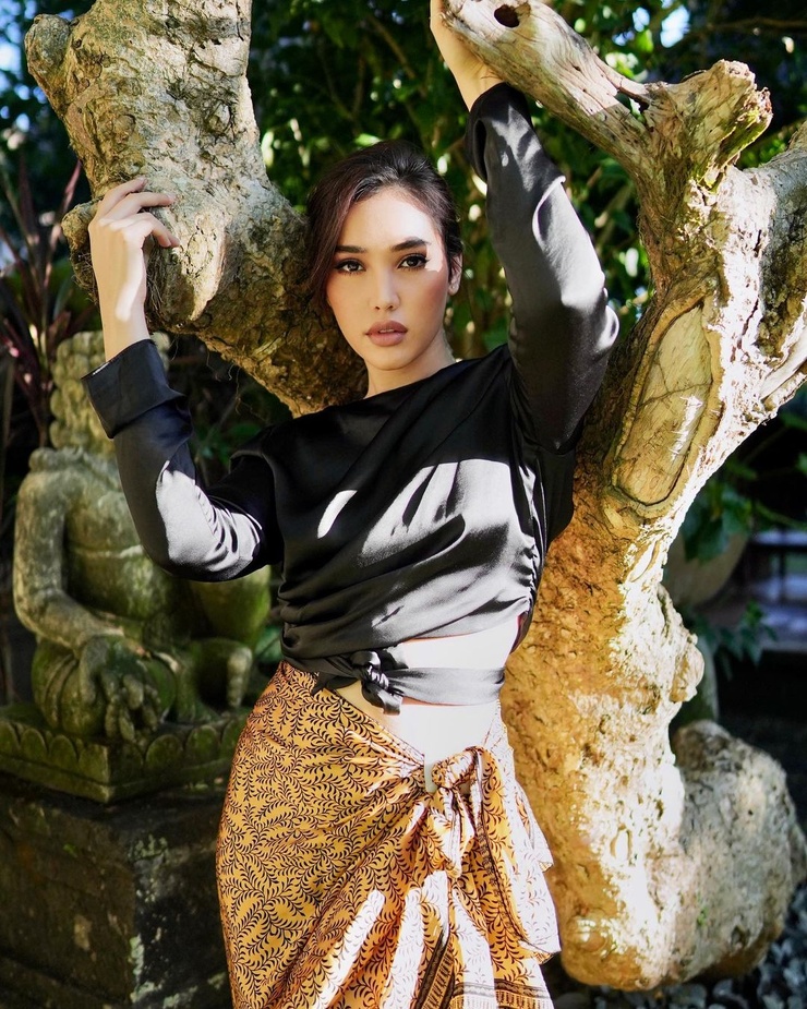 Picture of Laksmi DeNeefe Suardana