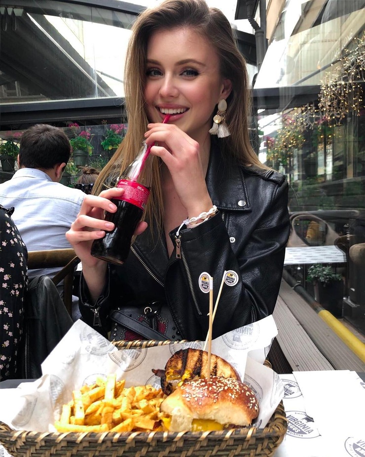 Picture Of Karolina Malina