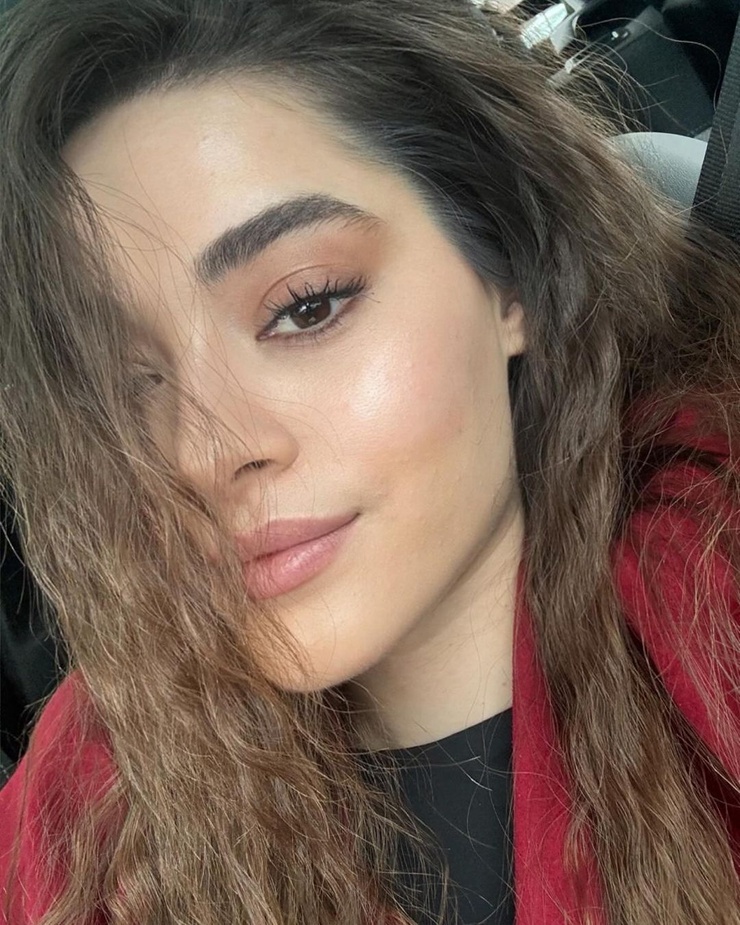 Simay Barlas picture