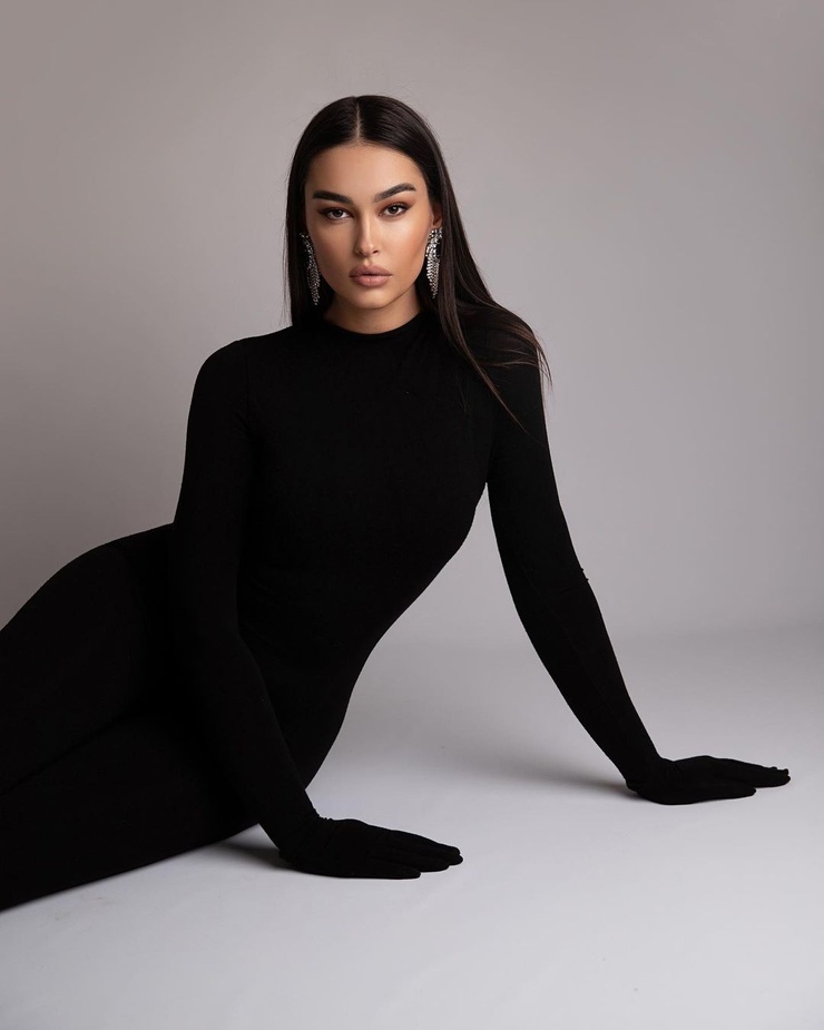 Picture of Adrola Dushi