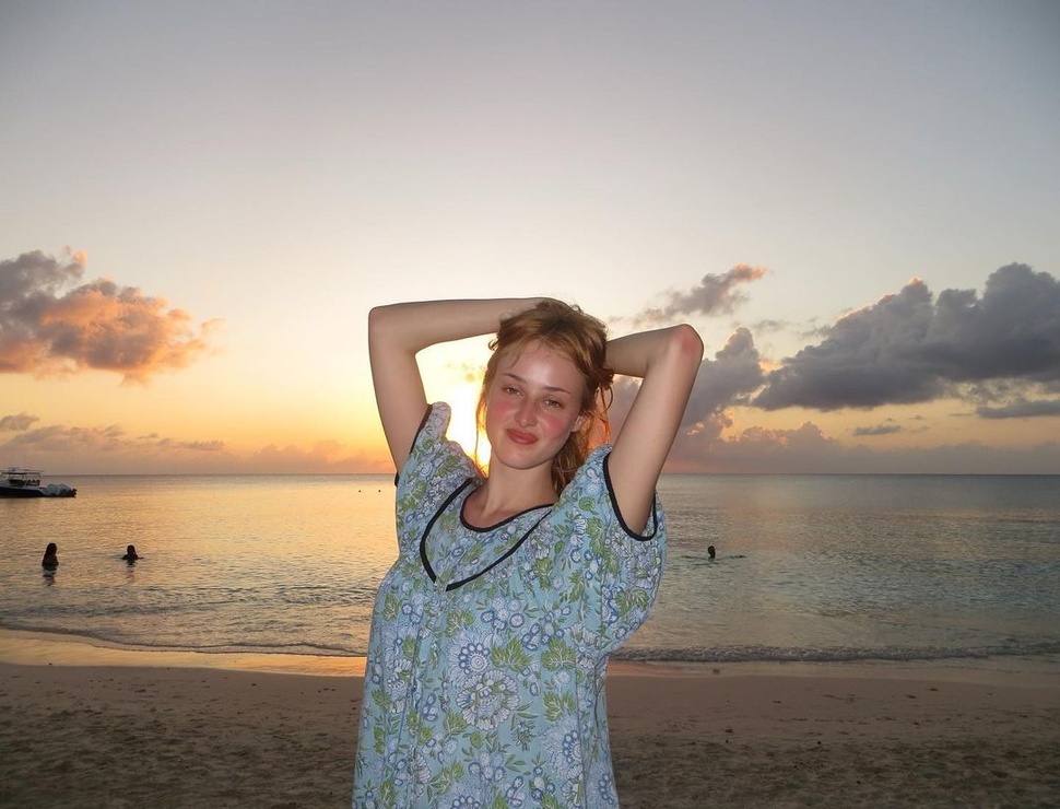 Picture of Anna Van Patten