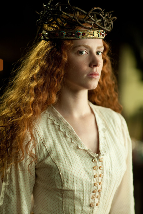 Picture of Amy Manson