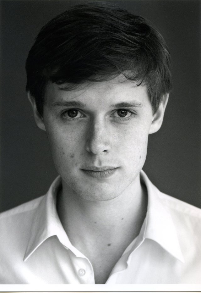 Samuel Barnett picture