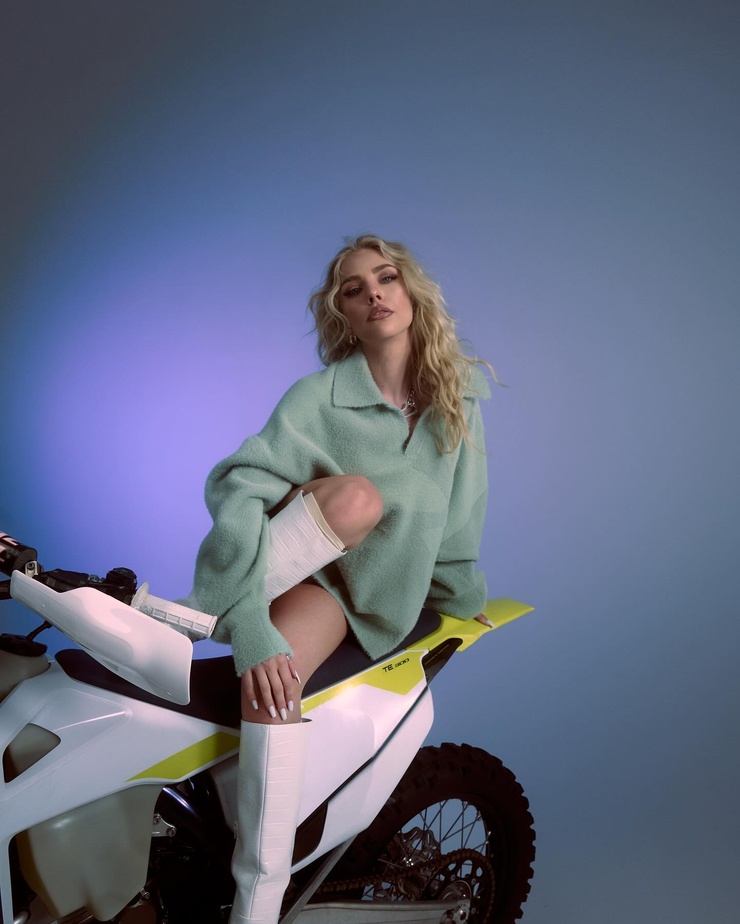 Picture of Alexa Breit