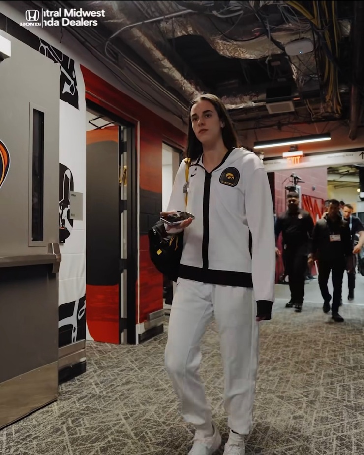 Caitlin Clark (ii) picture