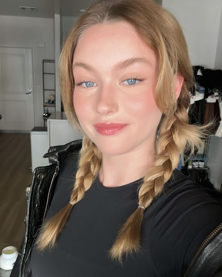 Picture of Chloe Rose Robertson