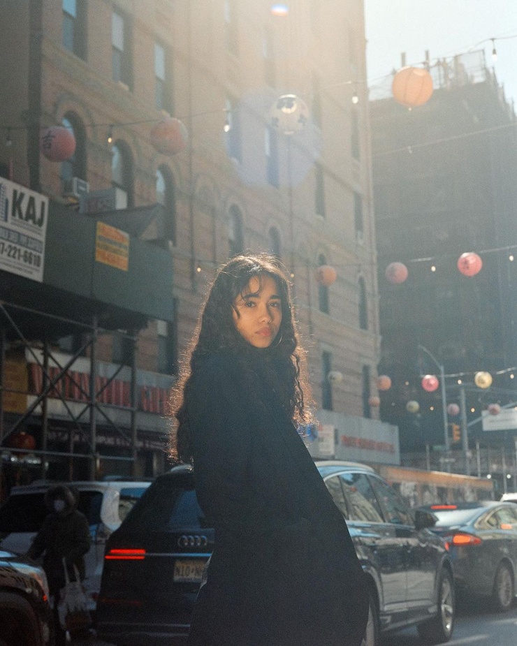 Picture of Sateen Besson