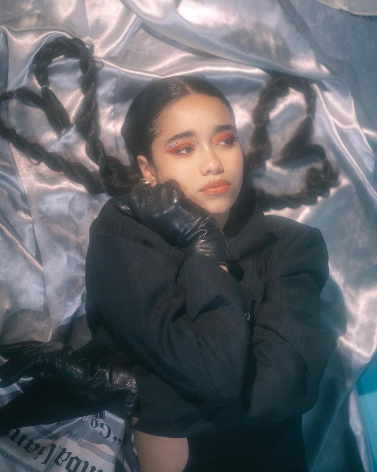 Picture of Sateen Besson